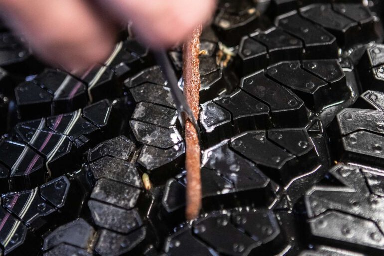 REIFEN REPARIEREN BEIM CAMPER - vanlifemag.de