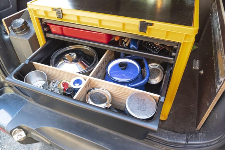 Eurobox als günstige mobile Küche - vanlifemag.de