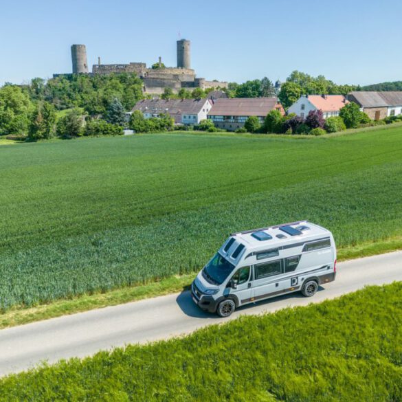 GÜNSTIGER CARAVAN MIT HUBDACH - vanlifemag.de