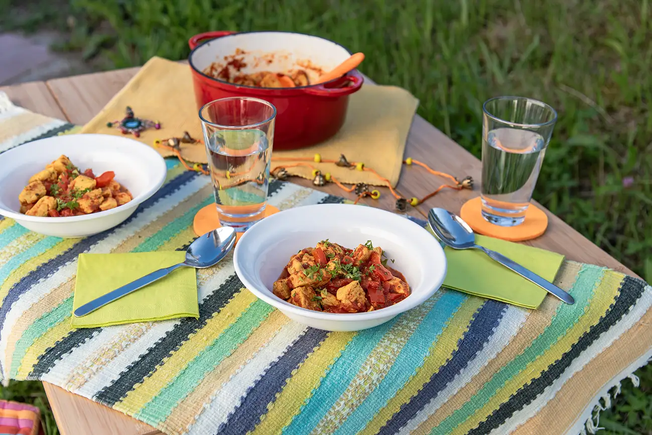 Camping-Rezept indische Putenpfanne - vanlifemag.de