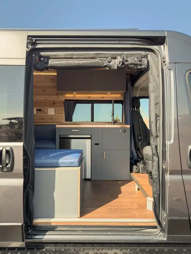 Uptown Wanderer RAM Promaster für modernes Vanlife - vanlifemag.de